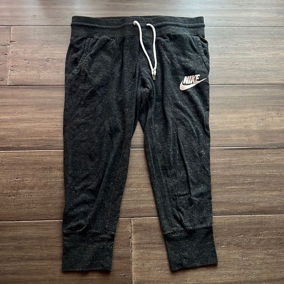 Nike | Pants & Jumpsuits | Nike Capris | Poshmark